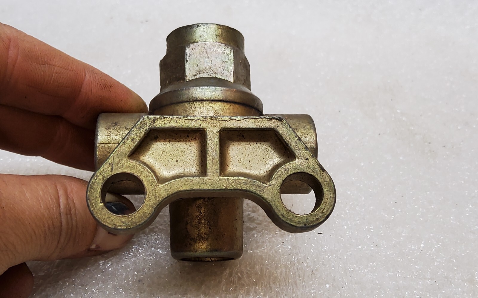 471880c92+International+IH+Pressure+Holding+Valve for sale online | eBay