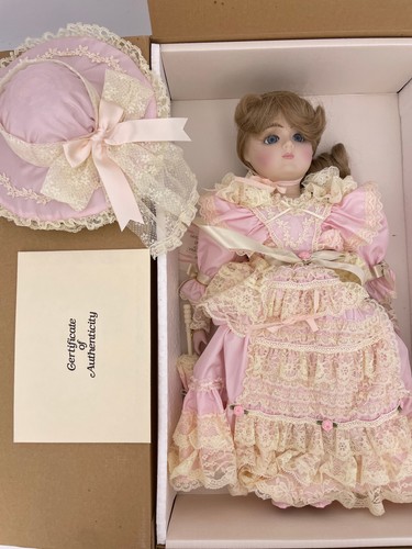 Gorham - Musical Doll Cassie, Designed by Susan Stone Aiken -20" #8750A ...