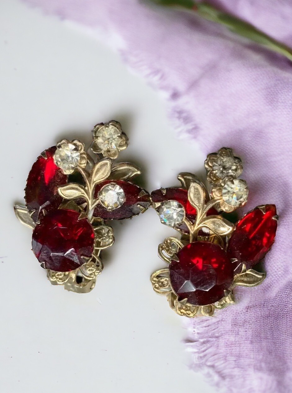 Vintage WOW Estate Blood Red Paste Stone Rhinestone C… - Gem