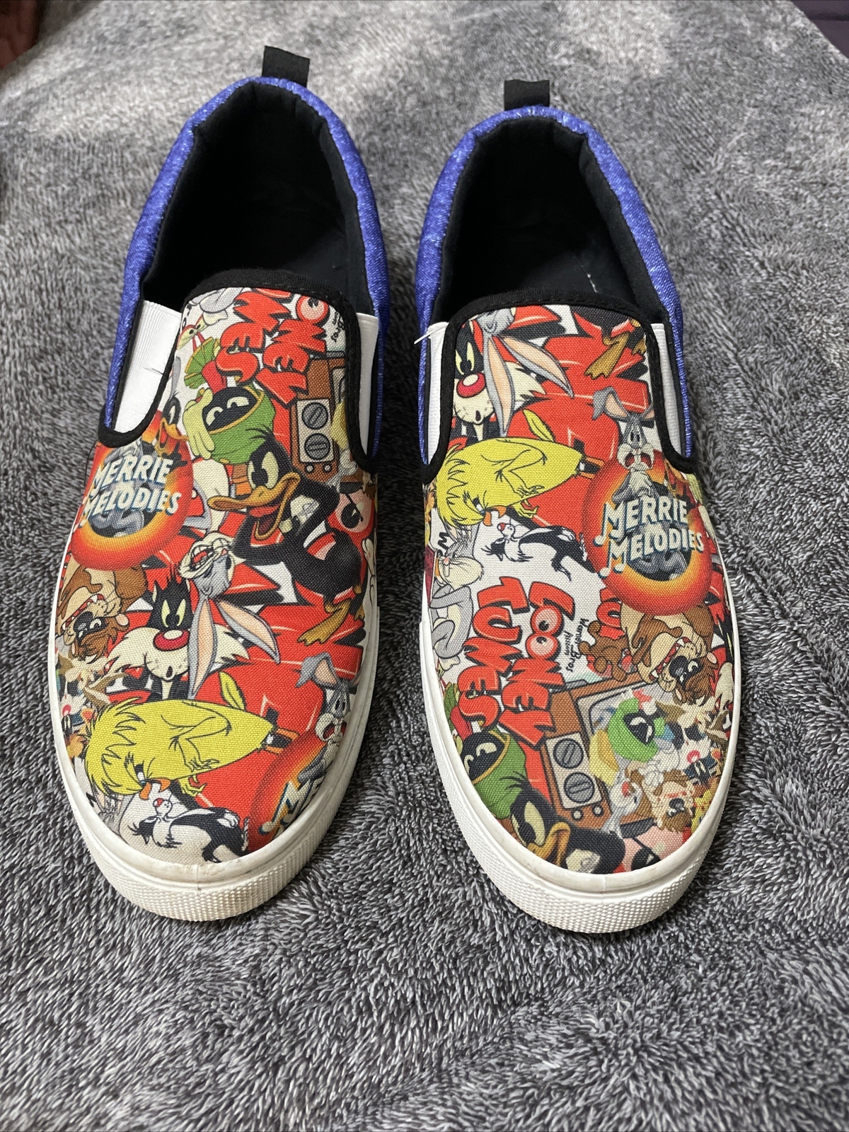 Looney Toons Men’s Shoes 10.5 - Gem