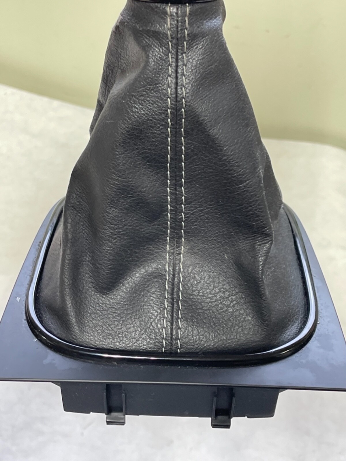 OEM VW Golf R Gear Knob Gear Leather Black 5K0711113KYMD shifter shift ...