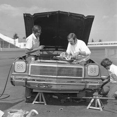 Will Cronkrite And Mario Rossi Work On The Digard 1974 OLD PHOTO | eBay ...