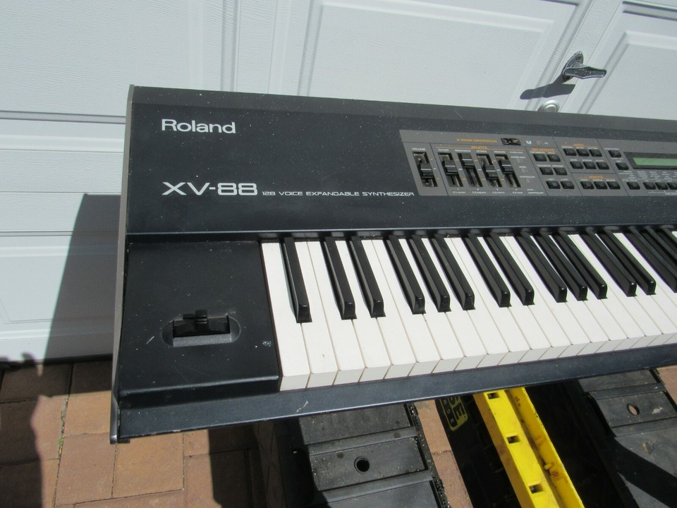 Vintage Roland XV-88 128 Voice 88 Key Expandable Digital Synthesizer ...