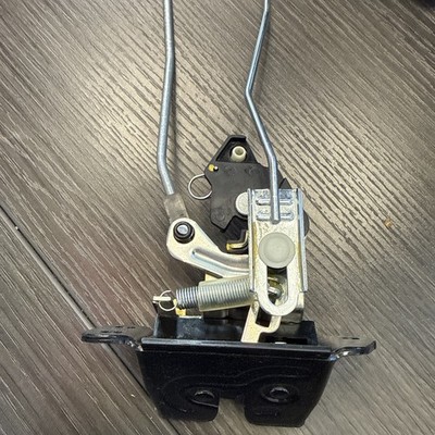 Latch Assy. Tail Gate 81230 0U200 | eBay