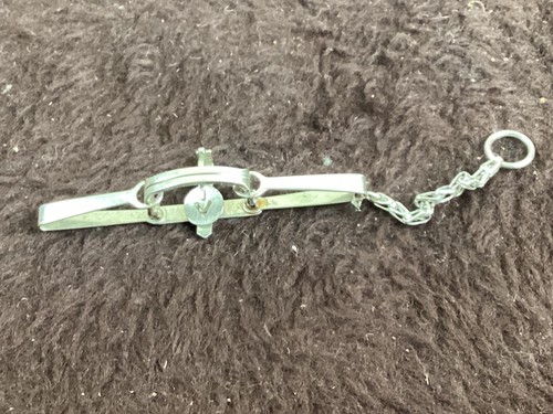 vtg Victor Animal Trap Co miniature working trap tie clasp nice 2 1/2 ...