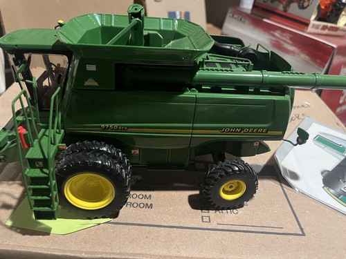 1:32 Scale Ertl Series 2 Precision 9750 STS Combine, #15036 | eBay