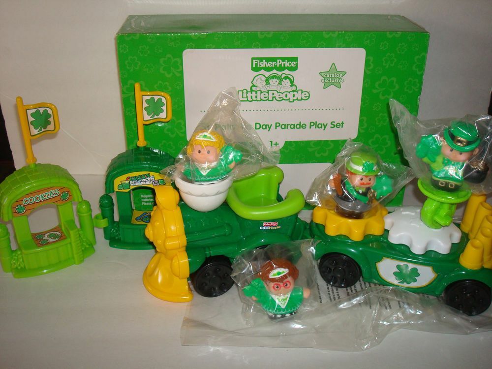 FISHER PRICE LITTLE PEOPLE ST PATRICK'S DAY PARADE PLAY SET | eBay