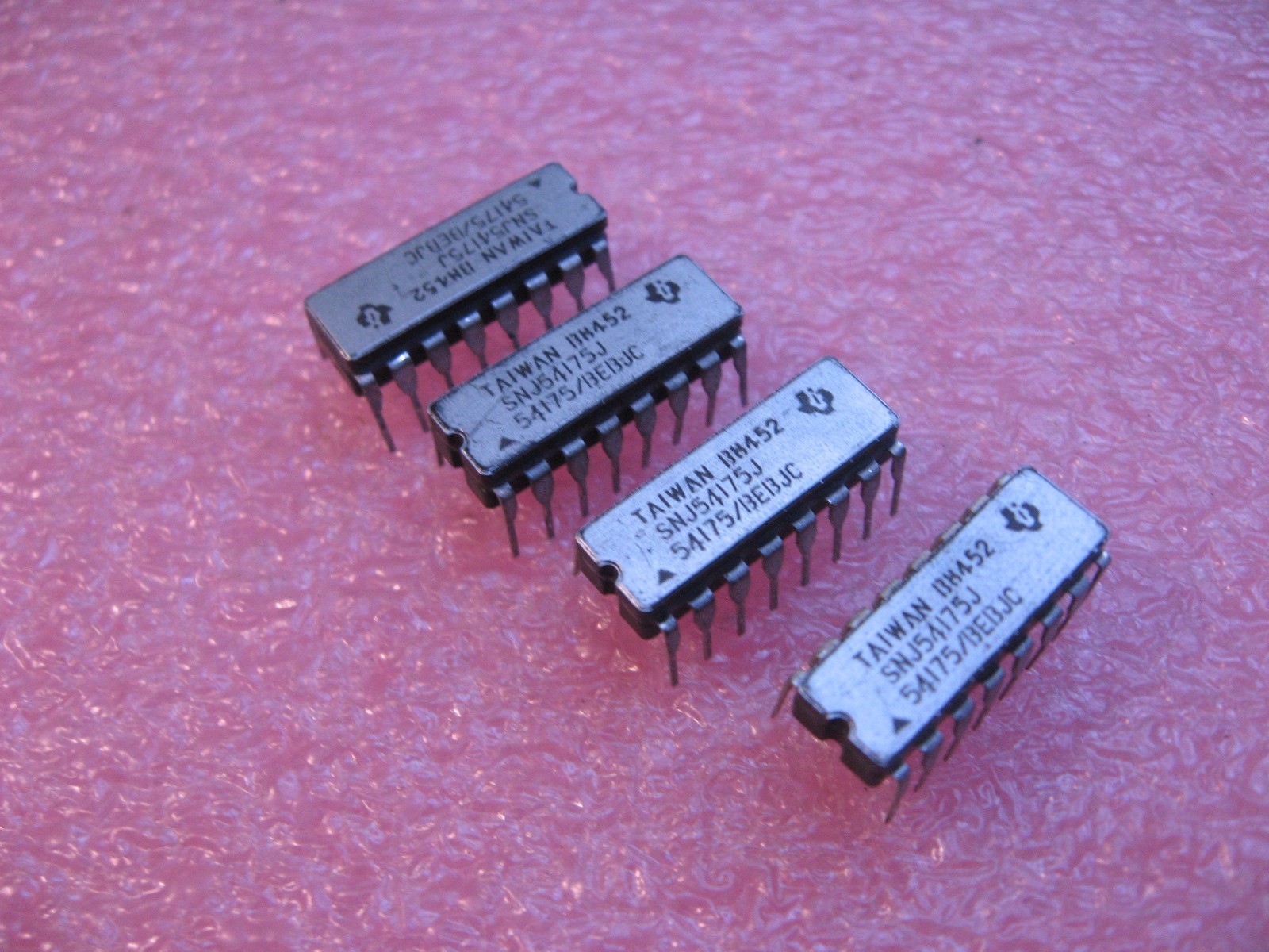 SNJ54175J Texas Instruments Quad D-FF TTL IC Ceramic Silver Grey 74175 NOS Qty 4 | eBay