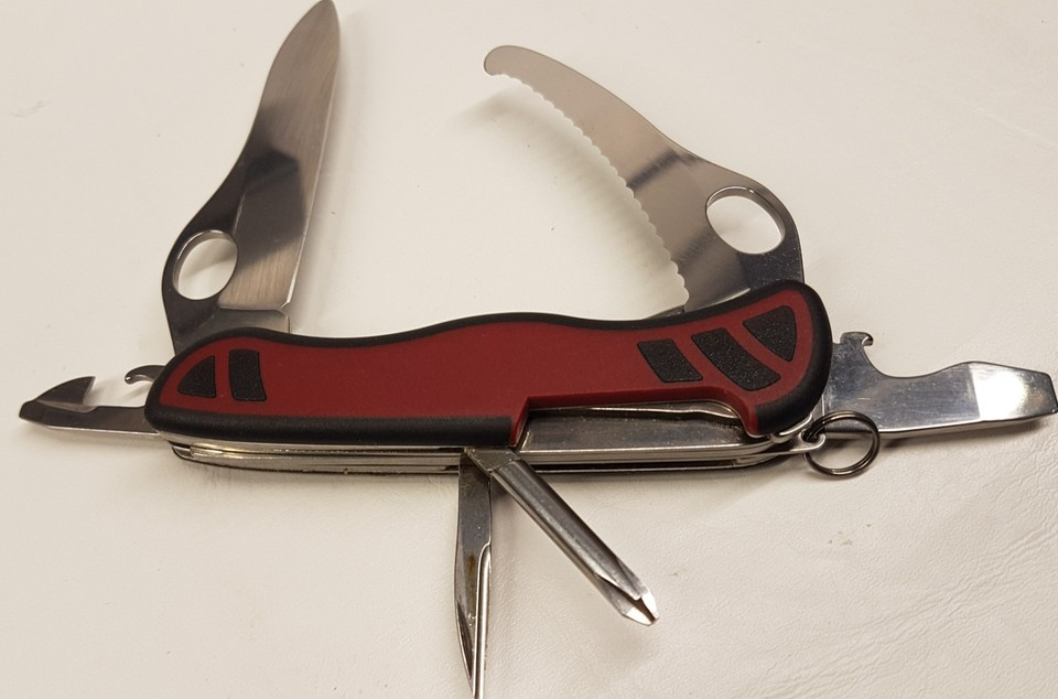 Victorinox Swiss Army Knife Hunter XT? Dual Red / Black RETIRED model ...