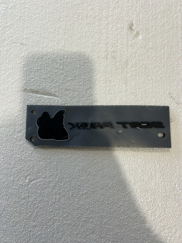 OEM/MOPAR /SCAT PACK ANGRY BEE EMBLEM. 68420596AA DODGE SCAT PACK TRUNK ...
