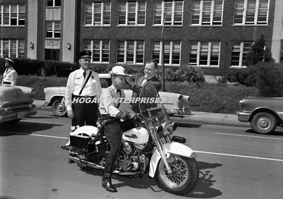 C. 1958 MOTORCYCLE POLICEMAN TESTS NEW HELMET MAYOR NASHVILLE TN 8X10 ...