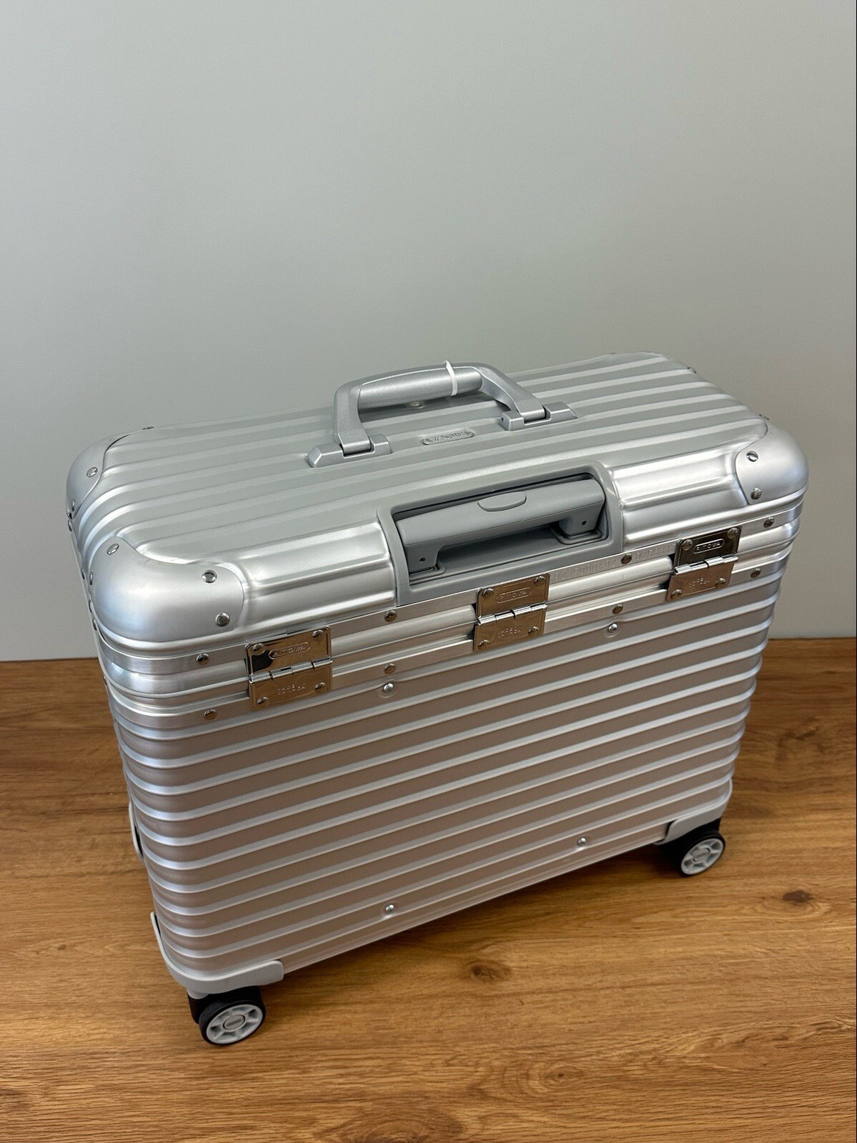 Rimowa Topas Pilot Pilotenkoffer Cabinsize Small version (pre-LVMH ...