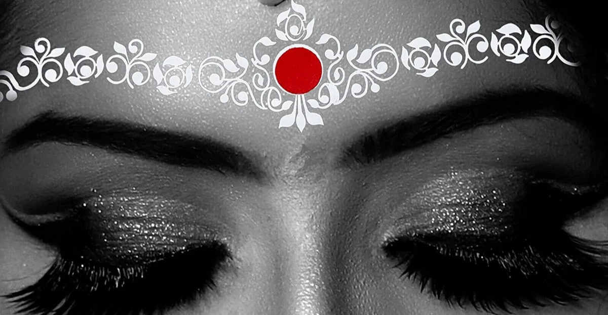 Indian Bridal Bindi Designs