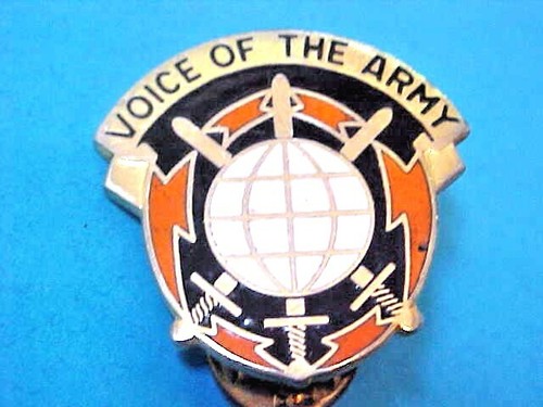 US Military 9th Signal Command DI DUI Pin Clutchback Crest Medal Badge ...