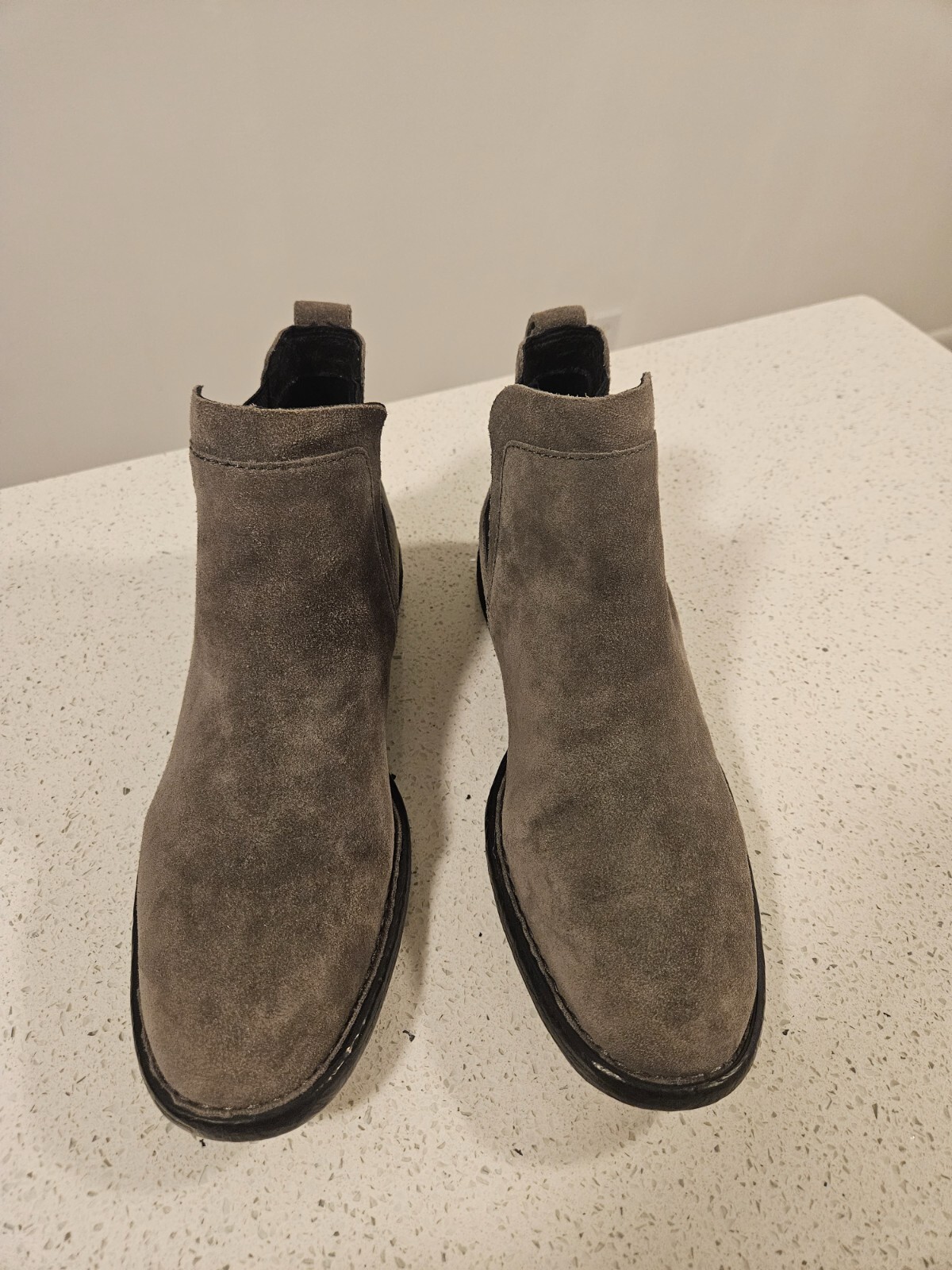 Mens Born opanka chelsea boots gray suede size 9.5 - Gem