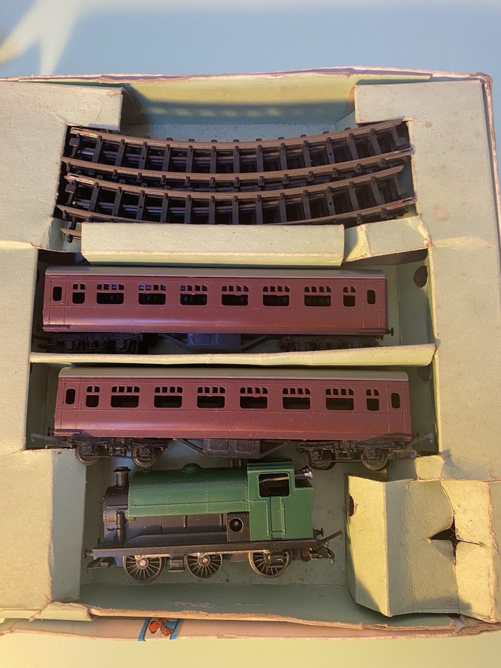1960s Tri-ang Passenger Train Set, in Box. Clockwork Loco and Two ...