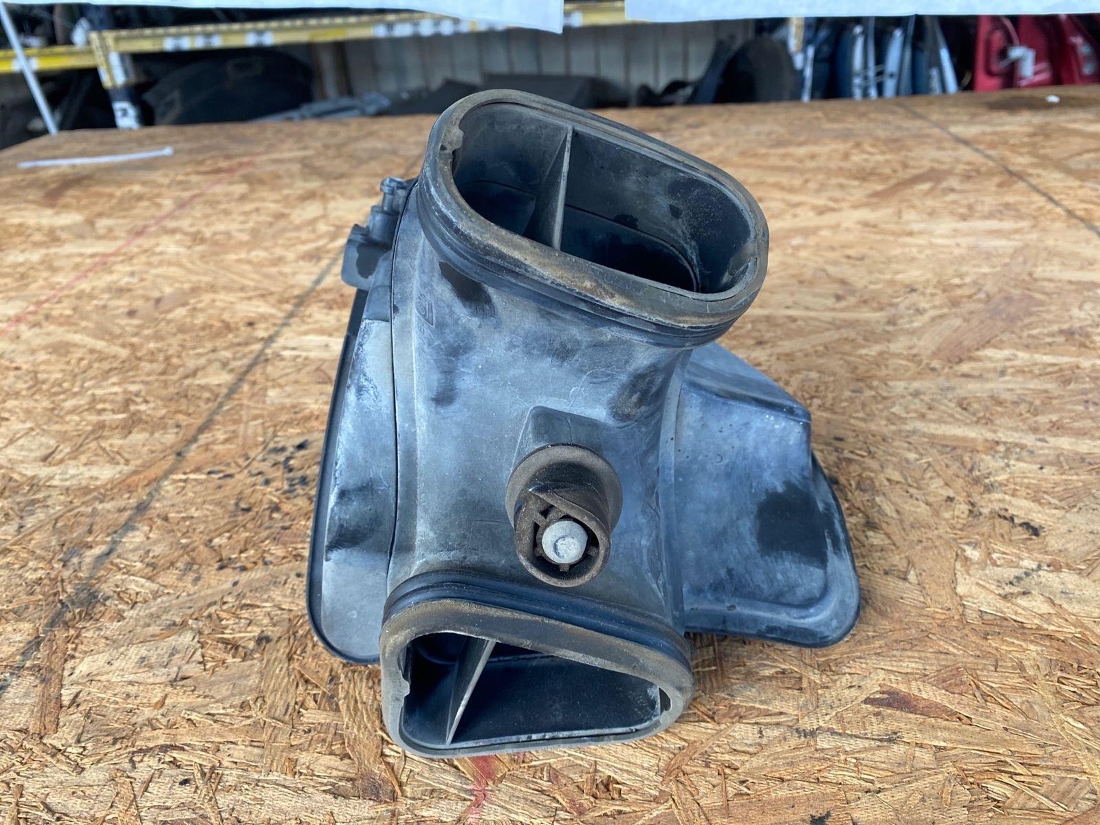 2012 CHEVROLET CRUZE LT Sedan Air Cleaner Intake Duct Resonator ID ...