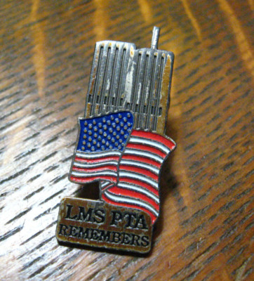 🇺🇸 LMS PTA Remembers New York City Lapel Pin - 911 World Trade Center ...