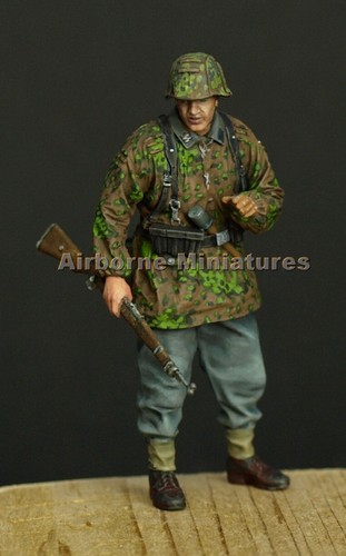 Waffen SS soldier 1:35 scale built and painted resin figure | eBay