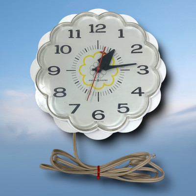 Vintage MCM General Electric GE Daisy Flower Wall Clock 2150 White ...