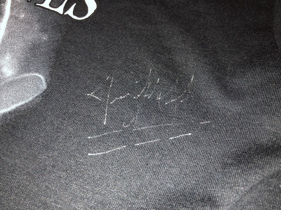 APPREHENDED ONES R U 1 Of The Ones? Band Signed T-Shirt NOVEIL ...