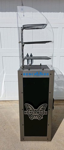 🔥BENCHMADE KNIVES AUTHENTIC DEALER DISPLAY ACRYLIC CASE W/ KEYS (2 ...