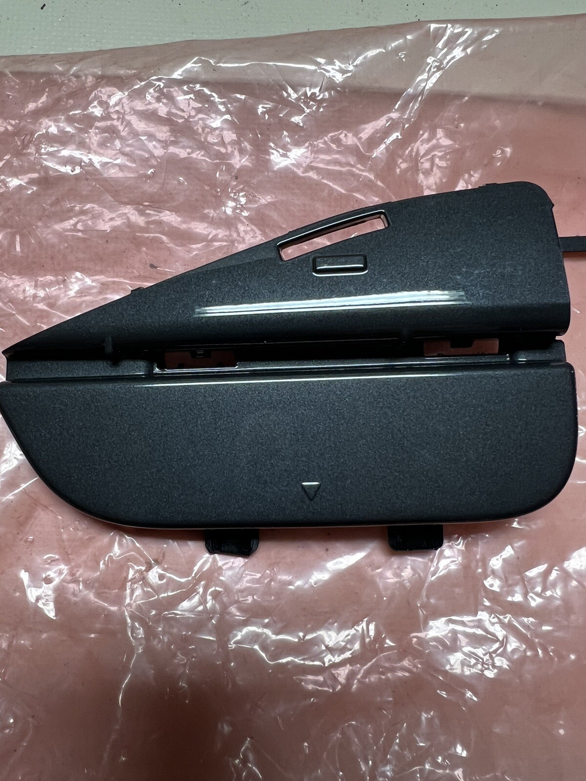 BMW OEM 19-25 X7 Rear Bumper Bumper Components-Tow Eye Cap 51128093923 ...