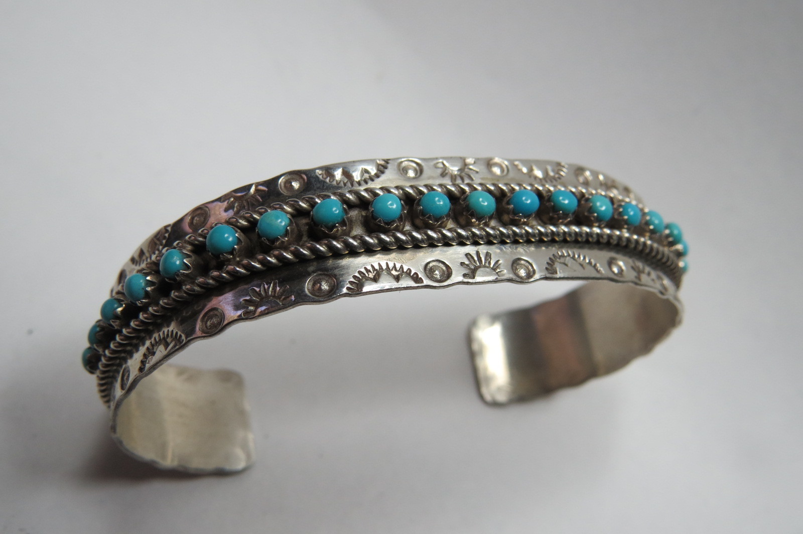 BRACELET INDIAN MOTIF BLUE TURQUOISE SILVER 925 Jason & Pearl Ukestine ...