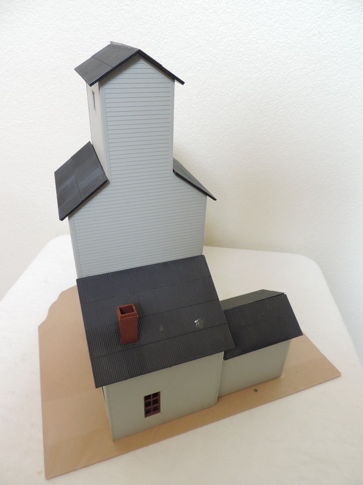 Assembled Lionel O Scale Grain Elevator | eBay