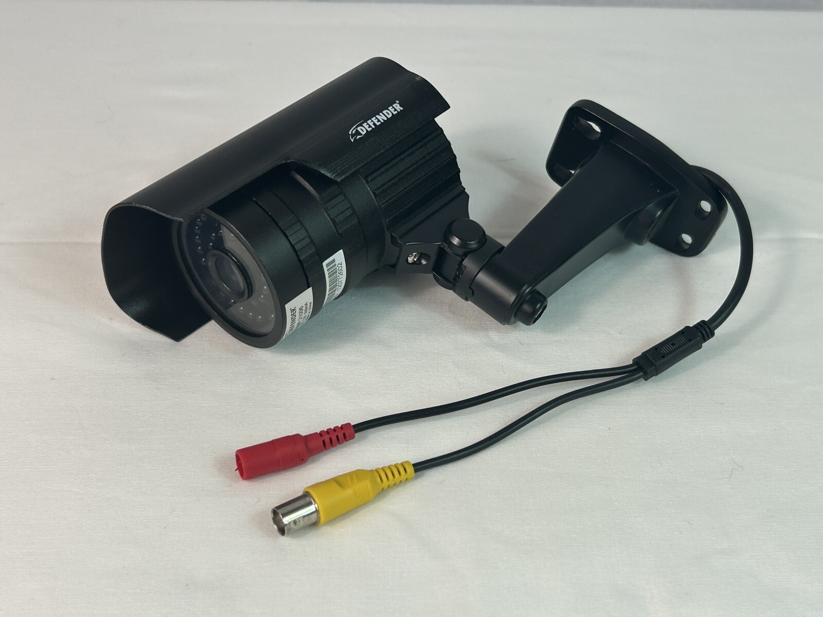 NEW Defender 21006 Wired Security Cameras & Cables 8 Cameras w/ 21012 ...