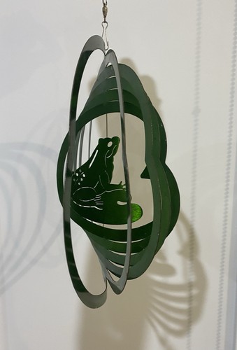Garden Art Metal Spinner Hanging Frog Green Spiral Hanging Outdoor ...