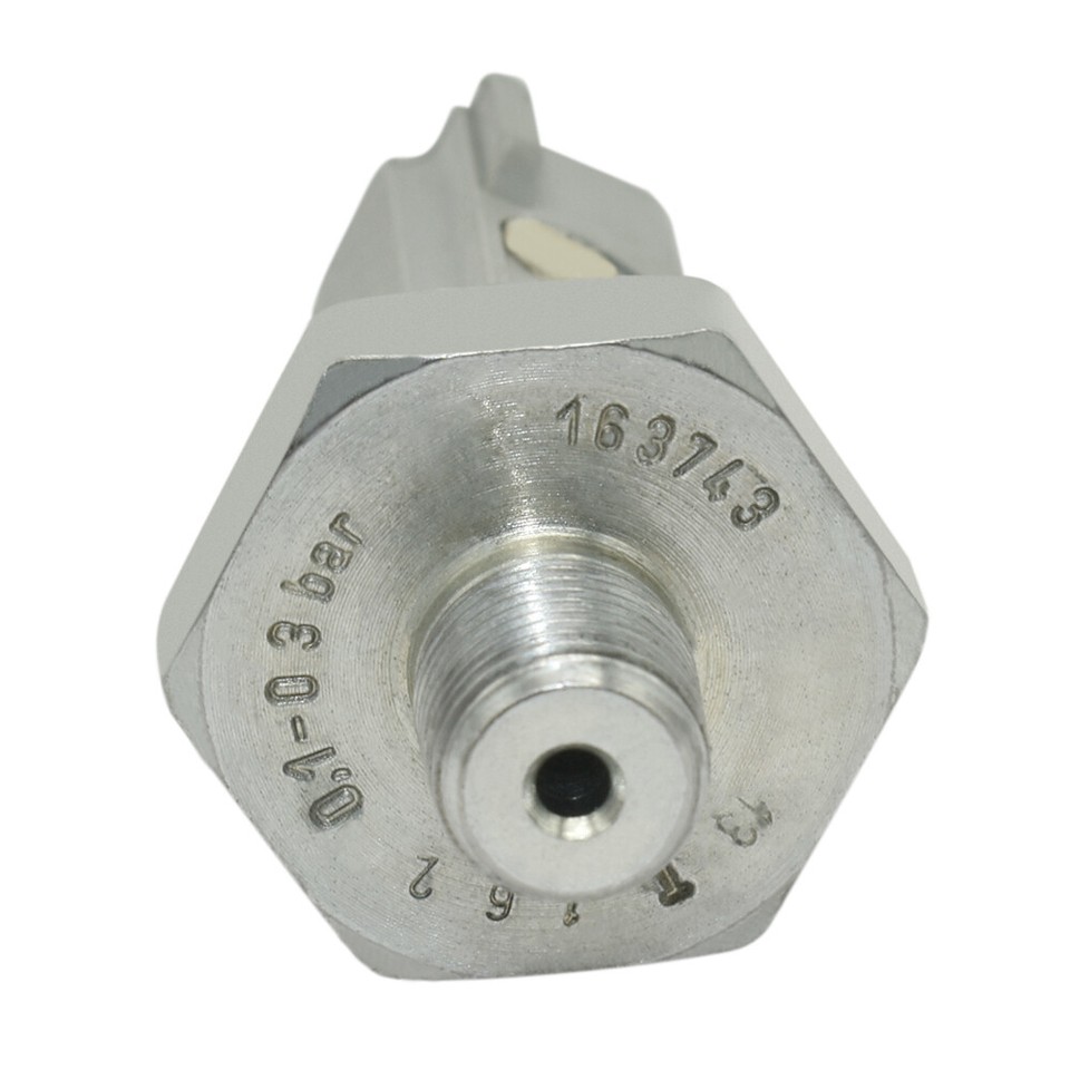 Engine Oil Pressure Switch Sending Unit Sensor MN163743 for Mitsubishi ...