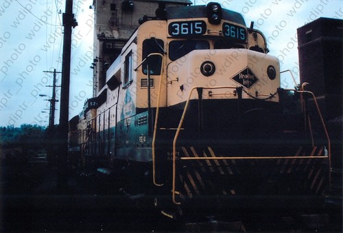 Reading Railroad RDG 3615 EMD GP30 Bethleham PENN 5-25-75 Photo | eBay