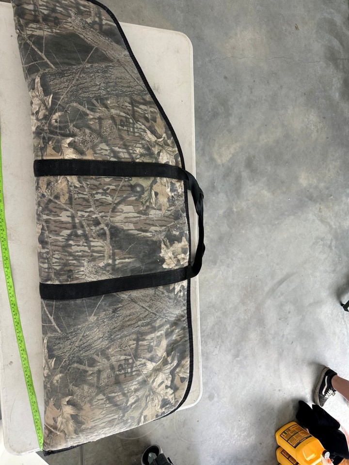 Mathews MQ 32 Compound Bow Very nice conditon with case, DVD broadheads ...