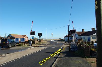 Photo 6x4 Battery Road Level Crossing Dungeness The Romney, Hythe and ...