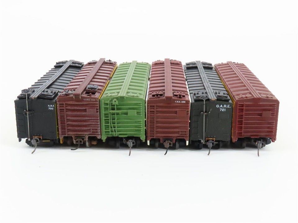 LOT of 11 HO Scale Athearn, Train Miniature, & AHM CCB/HJHC/ART/& More ...