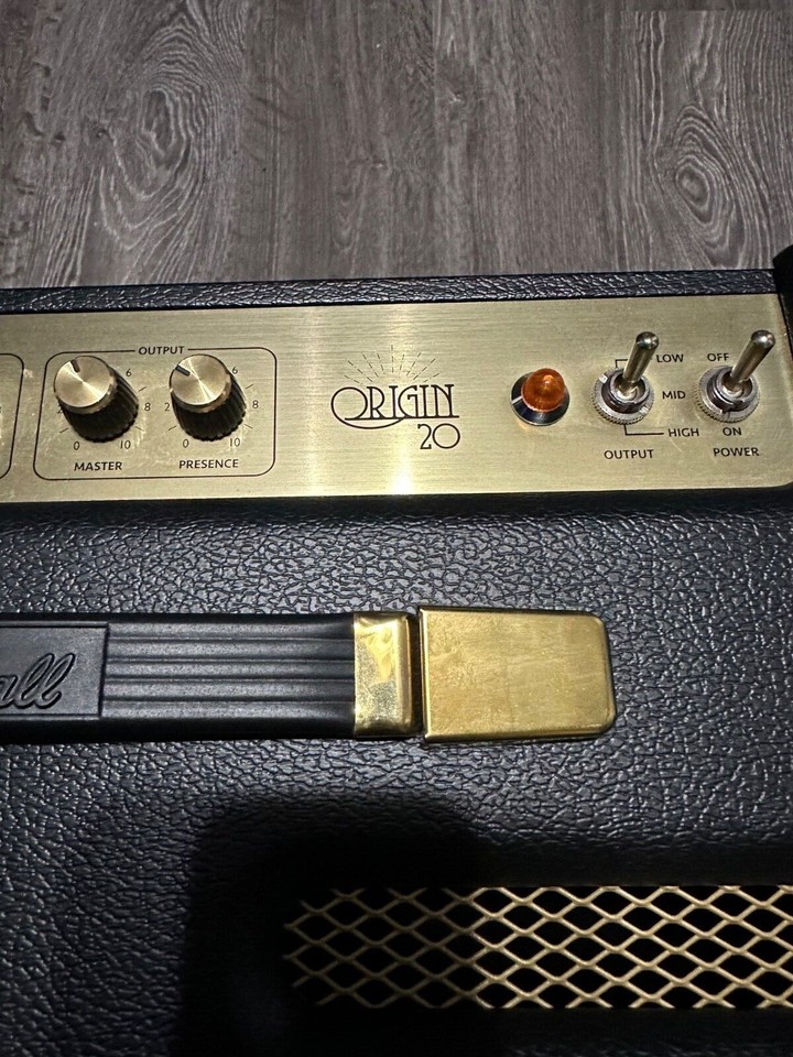 Marshall Origin 1-10” 20 watt combo tube amplifier (Great condition ...