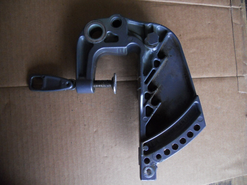 Yamaha OEM 25 HP Clamp STBD Mount Bracket 65W-43112-02-4D Transom ...