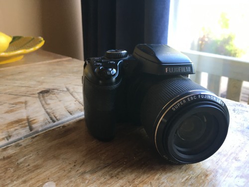 Fujifilm FinePix S Series S8200 16MP Digital Camera 40 X Super-zoom ...