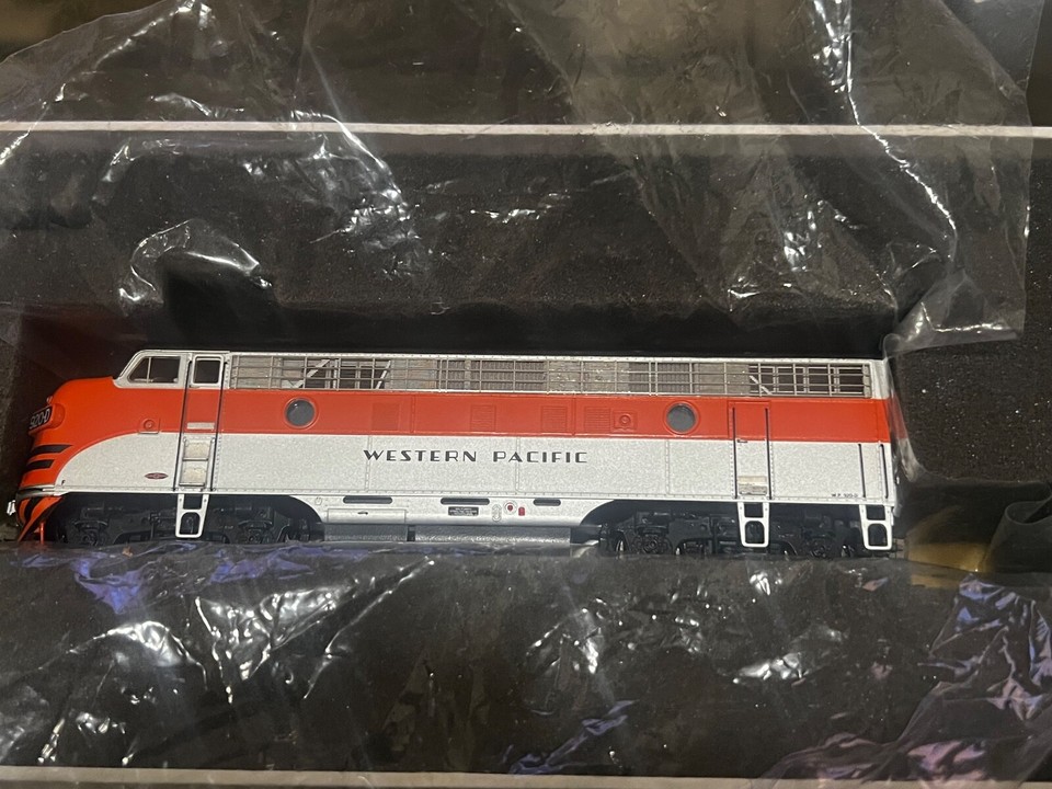 Athearn Genesis Western Pacific DCC/sound F7D/C locomotives, WP, LNIB ...
