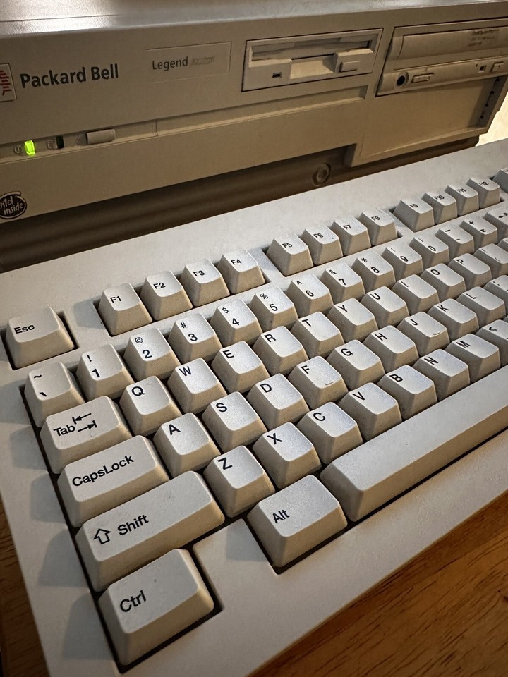 Packard Bell Legend 822CDT Vintage All Original Computer Keyboard Mouse ...