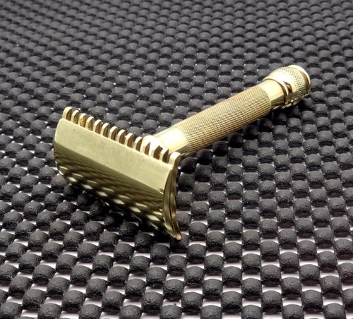 Vintage 1920's Gillette Old Type DE Safety Razor Open Comb Clean! | eBay