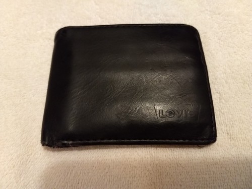 Levi's Coated Leather Bifold Wallet w/ ID Compartment, Used | eBay