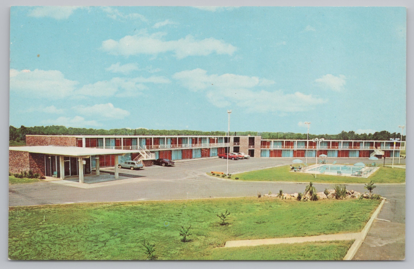 Quality Courts Motel~Outside & Parking Lot View~Individual Doors To ...