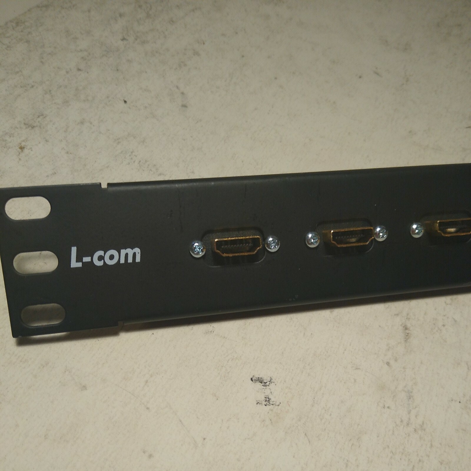 L-com HD Series HDMI Panel Mount Adapters in rack, Female to Female | eBay