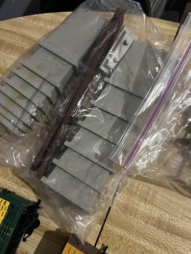 life like train tracks Parts Lot Pieces Ho Scale Train Engine Box Cars ...