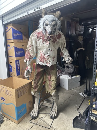 Spirit Halloween Animated Animatronic Life Size Gemmy Limb Ripper ...