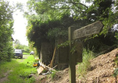 Photo 6x4 Byway, Gidleigh The sign points down Gidleigh Byway 5; ahead ...