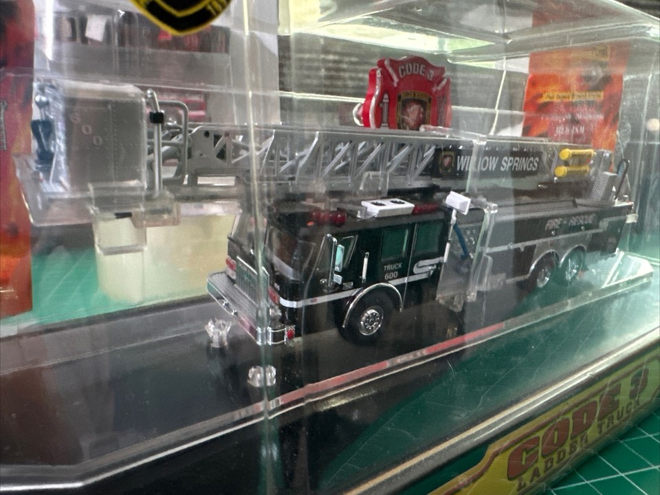 Code 3 Willow Springs, IL E-One Platform Ladder Truck 600 #12938 | eBay