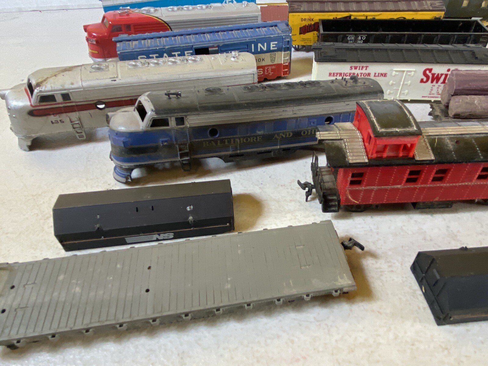 Vintage HO Gauge Model Train Cars Railroad Parts Lot customs shells ...